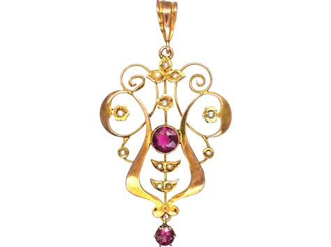 Edwardian 9ct Gold Pendant Set With Garnets And Natural Split Pearls