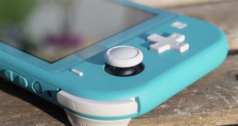 Modders Successfully Install A 1080p Oled Screen Into The Switch Lite Modders Successfully Install A 1080p Oled Screen Into The Switch Lite