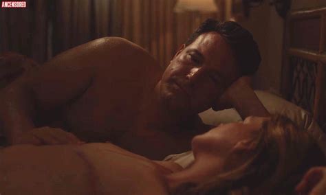 Naked Anne Hathaway In The Last Thing He Wanted