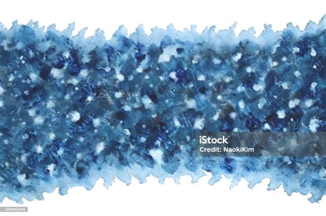 파스텔 색상 어두운 푸른 눈 덮인 밤 추상 에 그런 지 수채화 손 페인트 하늘 배경 겨울 벡터 일러스트 거친에 대한 스톡 벡터 아트 및 기타 이미지 Istock