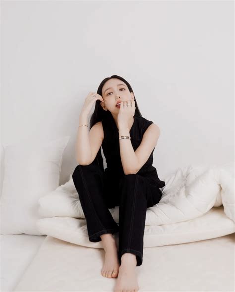 Im Nayeon Feet