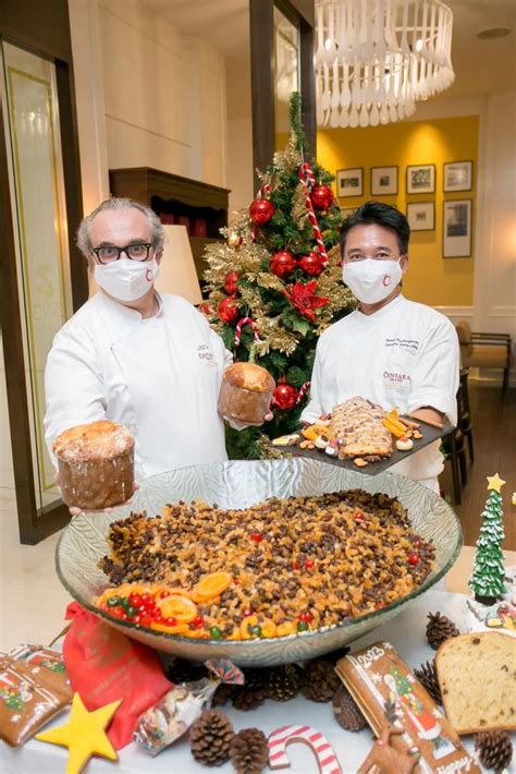 สุทธิเกียรติ จิราธิวัฒน์ นำทีมทำเค้กสโตเลนเตรียมฉลองเทศกาลคริสต์มาส