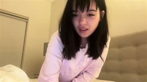 Chinese Girl Webcam With Stranger