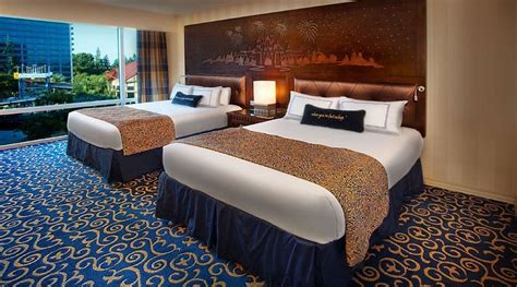 Disneyland Hotel Desde S 1982 Anaheim Ca Opiniones Y Comentarios