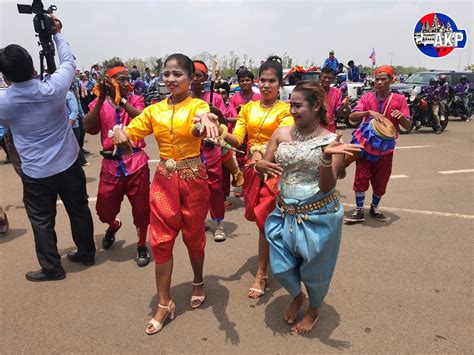 ខេត្តត្បូងឃ្មុំ ទទួលស្វាគមន៍ព្រះអគ្គិជ័យកីឡា ក្នុងដំណើរឆ្ពោះមកកាន់រាជធានីភ្នំពេញ ក្រសួងព័ត៌មាន