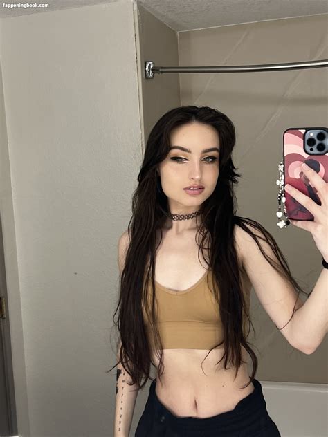 Beebee Asmr Weloveasmr Nude Onlyfans Leaks The Fappening Photo