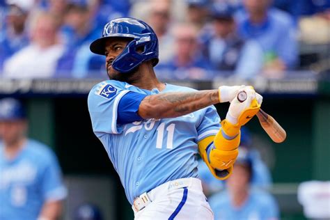 Yohel Pozo Delivers Walk Off Hit As Cards Nip Royals In 11 Reuters