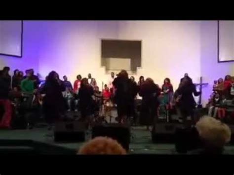 Lisa Knowles and The Brown Singers "What He's Done For Me" - YouTube