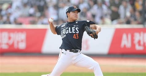 괴물 신인 맞구나한화 정우주 데뷔전 155kmh 쾅→어떤 상황에서든 승리 돕겠다 수원 현장