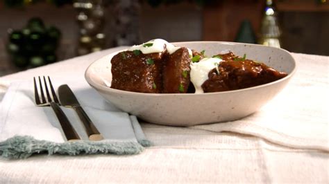 Alejandra Ramos Makes Braised Short Ribs In A Savory Pumpkin Sauce