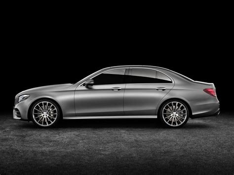 Mercedes Classe E Tactile Jusque Sur Le Volant