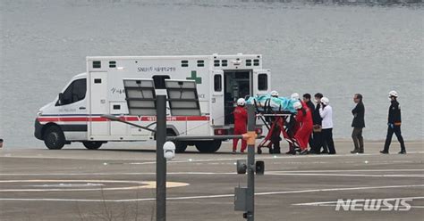 서울대병원으로 이송되는 이재명 대표