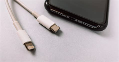 EU Gives Final Approval to Law that Will Force Apple to Use USB-C ...