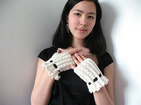 Ravelry Twee Pattern By The Crimson Stitchery