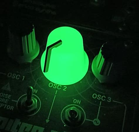 7 8 Green Black Light Sensitive Glow In The Dark Potentiometer Knobs With A Black Indicator