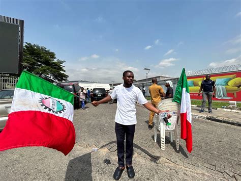 Nigerian unions shut down power grid, disrupt airlines with strike over minimum wage - CNBC Africa