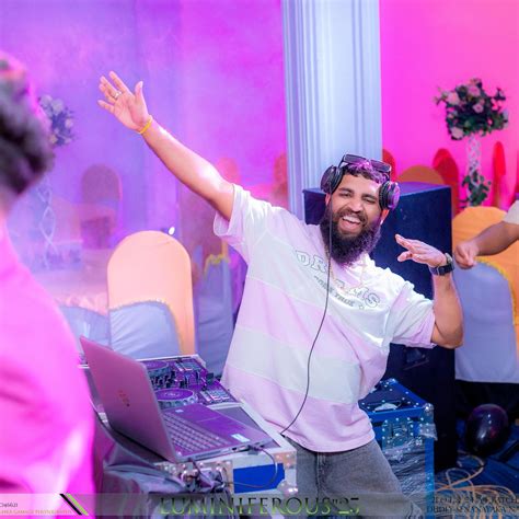 Àvıśhķa Ťhīhåřå