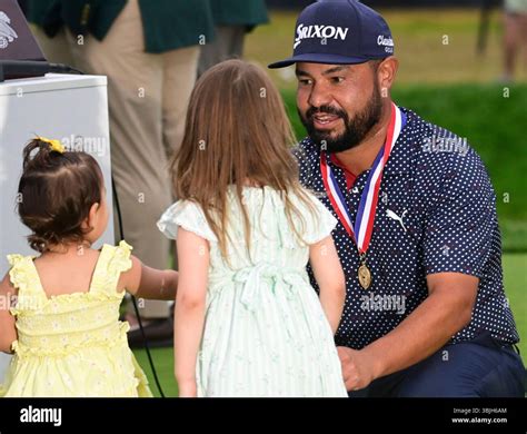 Jj Spaun Talks To His Daughters Emerson And Violet After Winning The