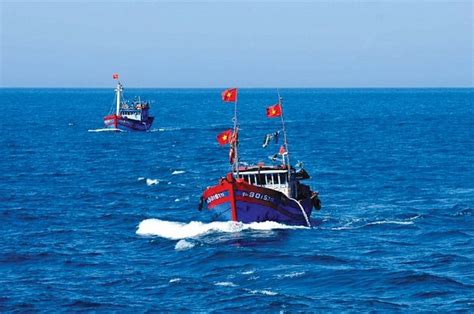South China Sea Inside The Subsurface Waves