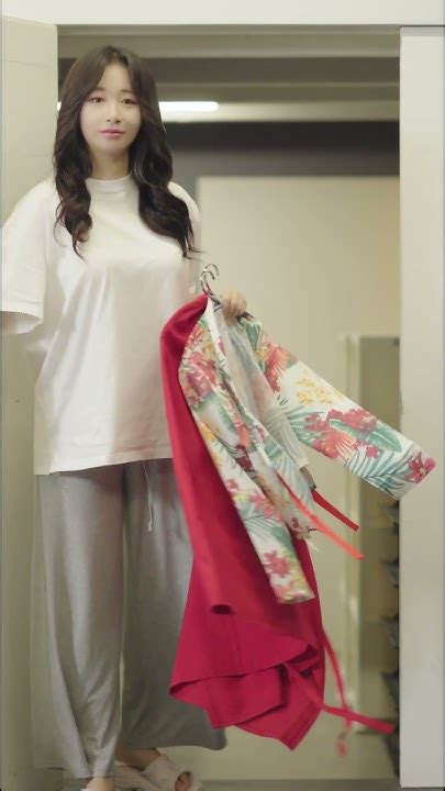 아리님 개량한복 입어주세요 뭐든입어주는누나 한복 개량한복 아리연습중 아프리카tv Shorts Youtube