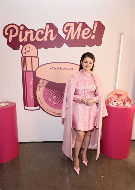 Selena Gomez Celebrates Launch Of Rare Beauty S Pinch Luminous Powder