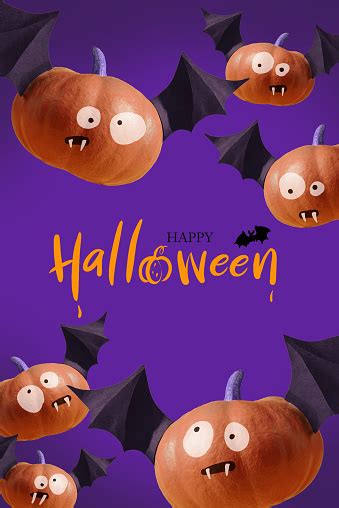해피 할로윈 포스터 재미있는 소름 끼치는 얼굴과 박쥐 호박이있는 보라색 파티 초대장 배경 가을에 대한 스톡 사진 및 기타 이미지 가을 개념 귀신 Istock