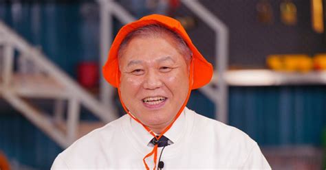 St포토 권일용 환한 미소