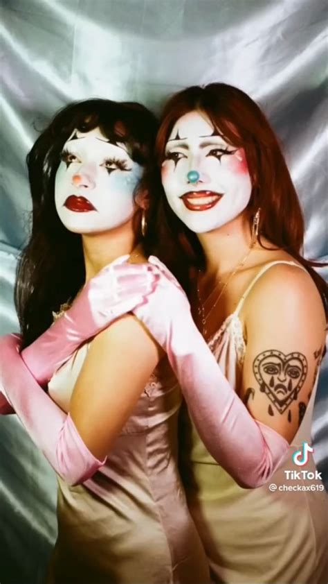 Pin By Alejandra On Vintage Clown Hot Halloween Costumes Cute Clown