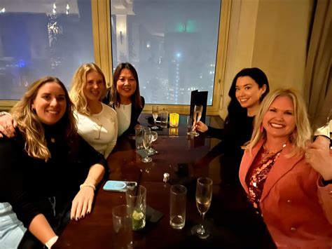 Aws Customerobsessed Genai Lauren Larscheid