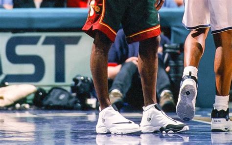 Photos The 10 Coolest Signature Basketball Shoes In History The Spun
