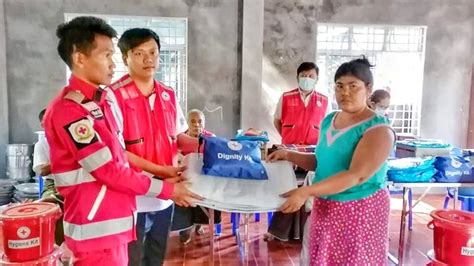 ကမာဝက်မြို့တွင် မီးဘေးသင့်အိမ်ထောင်စုများအား ထောက်ပံ့ပစ္စည်းများပေးအပ