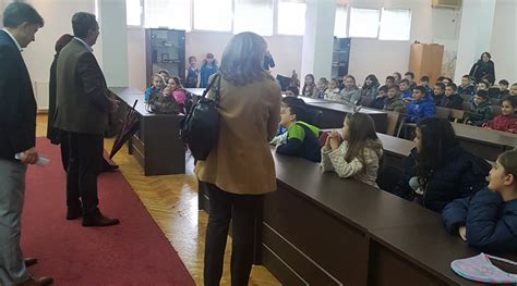 Ученици од ОУ „Григор Прличев“ во посета на Општина Охрид • Webohrid