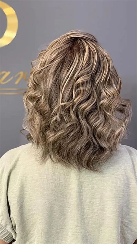 مدل رنگ مو هایلایت فوق العاده شیک؛ مدل های خاص برای خانم های میانسال