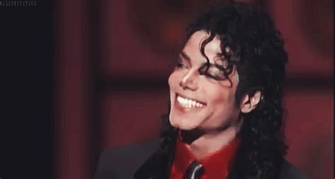 When Michael Jackson Smiles The Whole World Stops