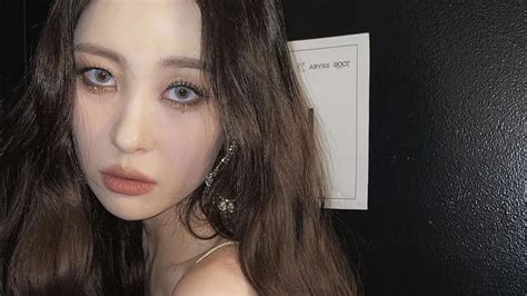 The Unexpected Way K Pop Star Sunmi Transformed Herself Into A Vampire Interview Allure