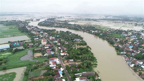 រដ្ឋបាល ខេត្តកំពង់ធំ ប្រកាសថា កម្ពស់ទឹកស្ទឹងសំខាន់ពីរ កំពុងហក់ឡើងខ្លាំងគួរឱ្យបារម្ភ