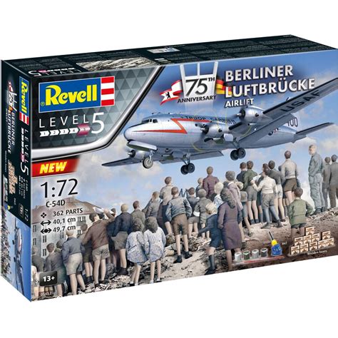 Revell Berlin Airlift C 54d Skymaster Aircraft Model Kit 05652 Scale 172