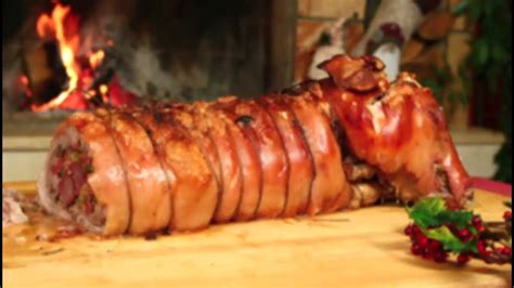 Печено прасенце за Нова Година с плънка от шунка и краставички Youtube