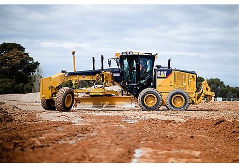 7 big reasons the caterpillar 140m grader is a standout machine