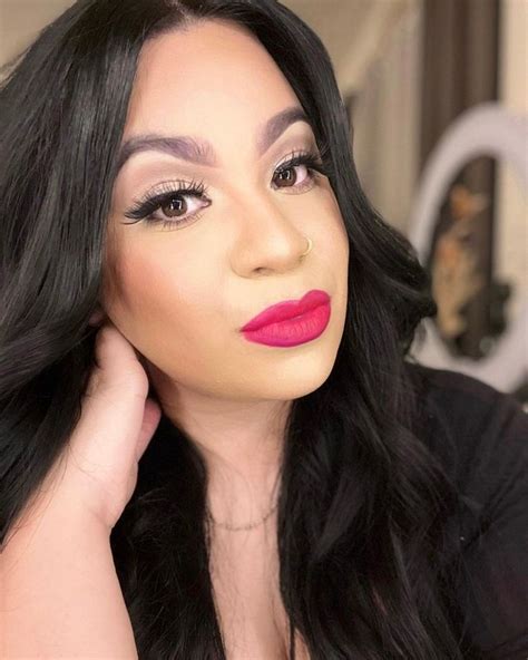 JOSHLYN MENDEZ On Instagram Simple Face With A Pop Of Lip Shade Face Hardcandylife