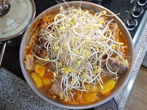 집에서도 쉽게 등뼈감자탕 만드는 법