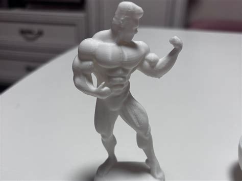 健美运动员雕像 来自 Marlborke Makerworld