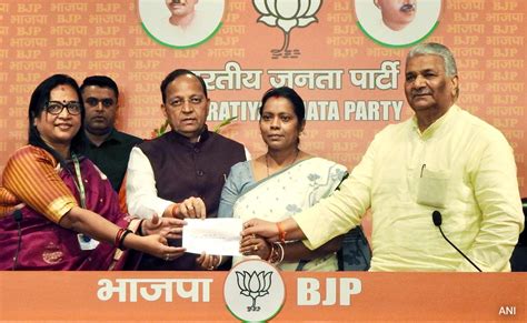 mamata mohanta joins bjp day after quitting bjd resigning as rajya