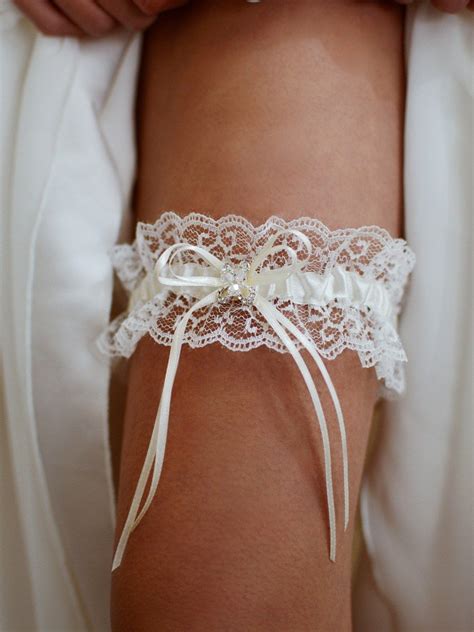 Tlg512 Pretty Lace Wedding Garter With Genuine Crystal Detailing