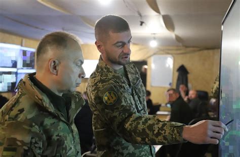 Сирський працював на Покровському напрямку де ворог переважає у живій силі ВІКНА Новини