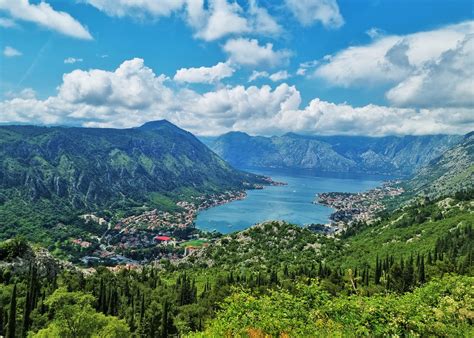 Kotoras Līcis Melnkalnē — Travelblog Baltic