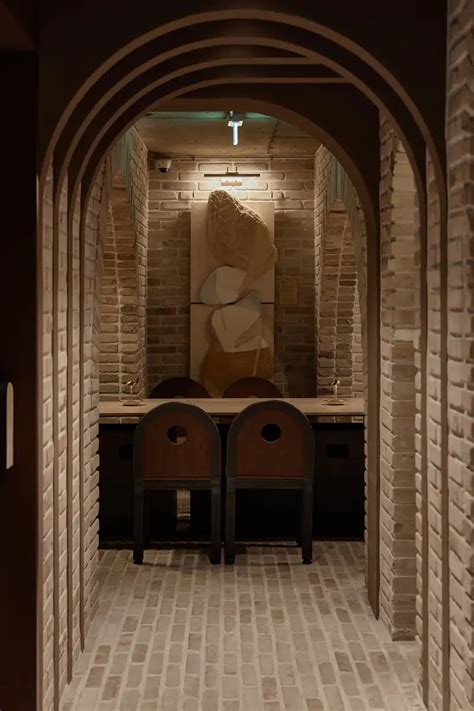 벽돌 컨셉 고급스러운 40평 와인바 인테리어 강남구 신사동