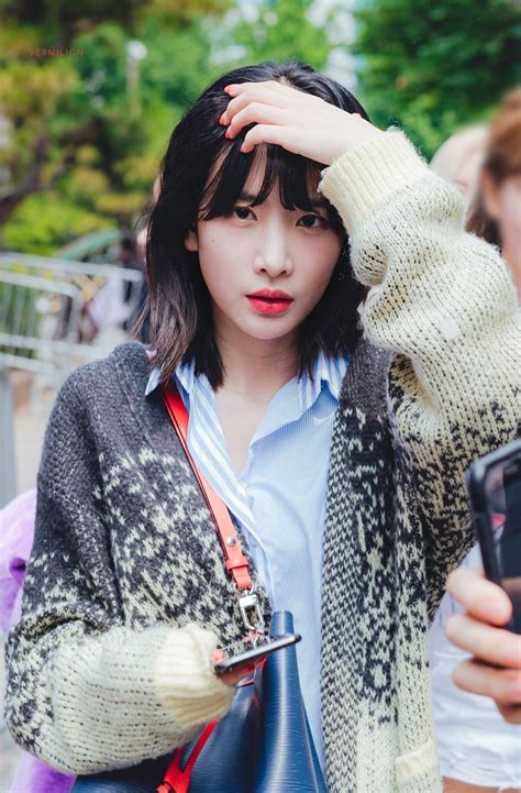 Yuehua Entertainment Starship Entertainment Xuan Yi Cheng Xiao Cosmic Girls Asian Girl