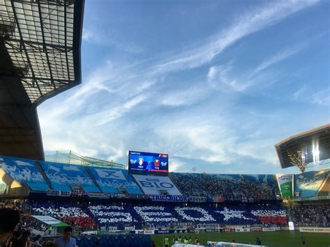 축구 좋아하시나요 어제와 지난주말 수원 월드컵경기장의 관객입장 레코드벨 Recordbell