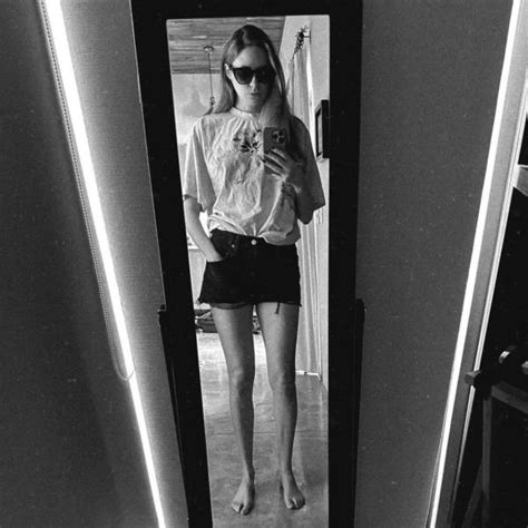 Karen Gillan Effortlessly Stylish In Candid Mirror…